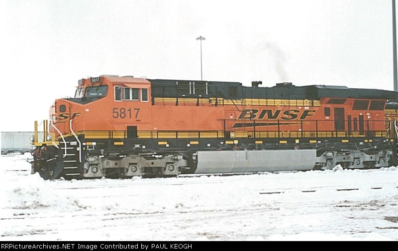 BNSF 5817 a snowy day